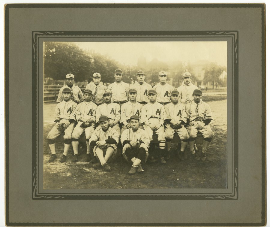 H O M E B A C K C O L L E C T I O N